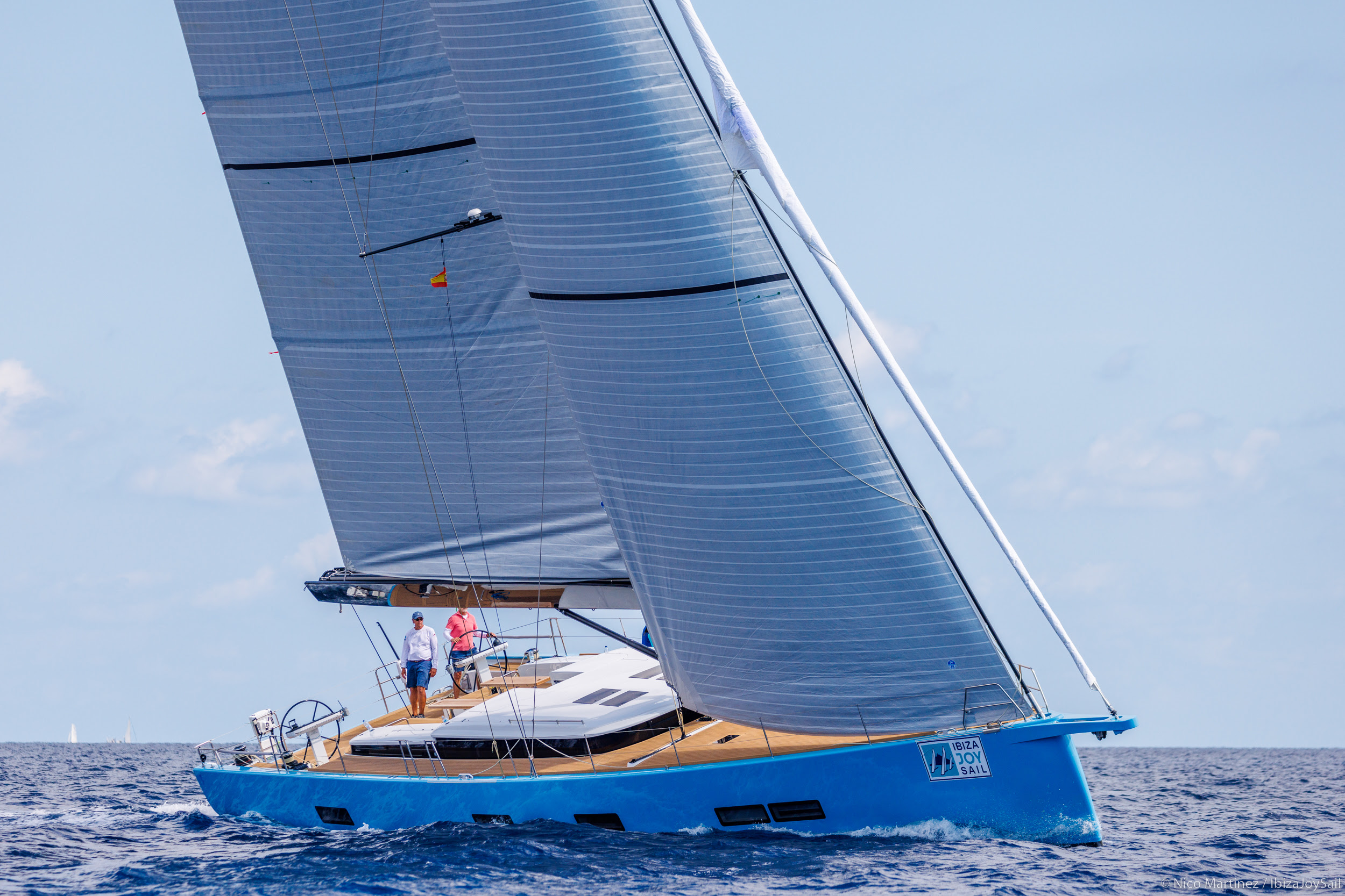 YYachts AWARD YYachts AWARD