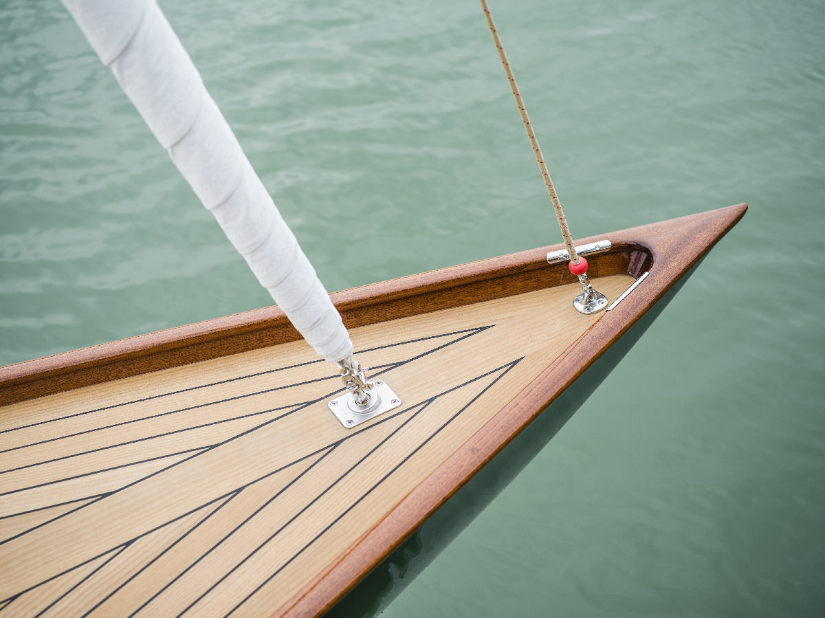 Spirit 30 electric yacht