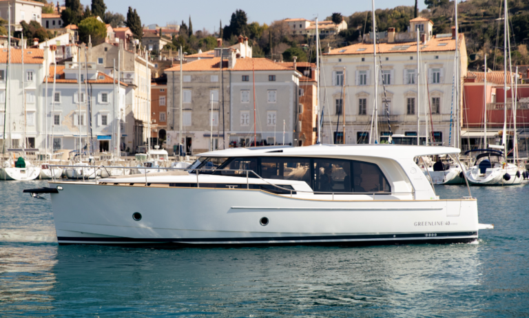 Greenline Yachts 40